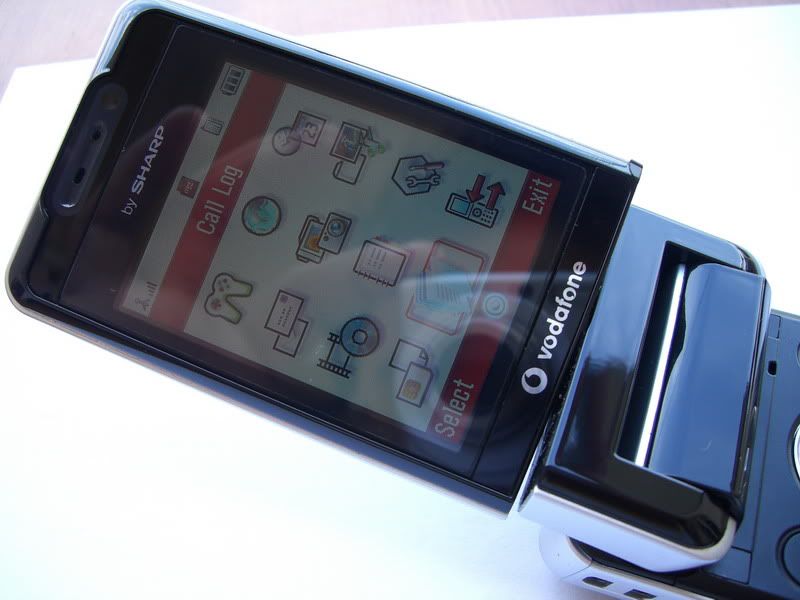 Vodafone 903SH or Sony Ericsson K800i?